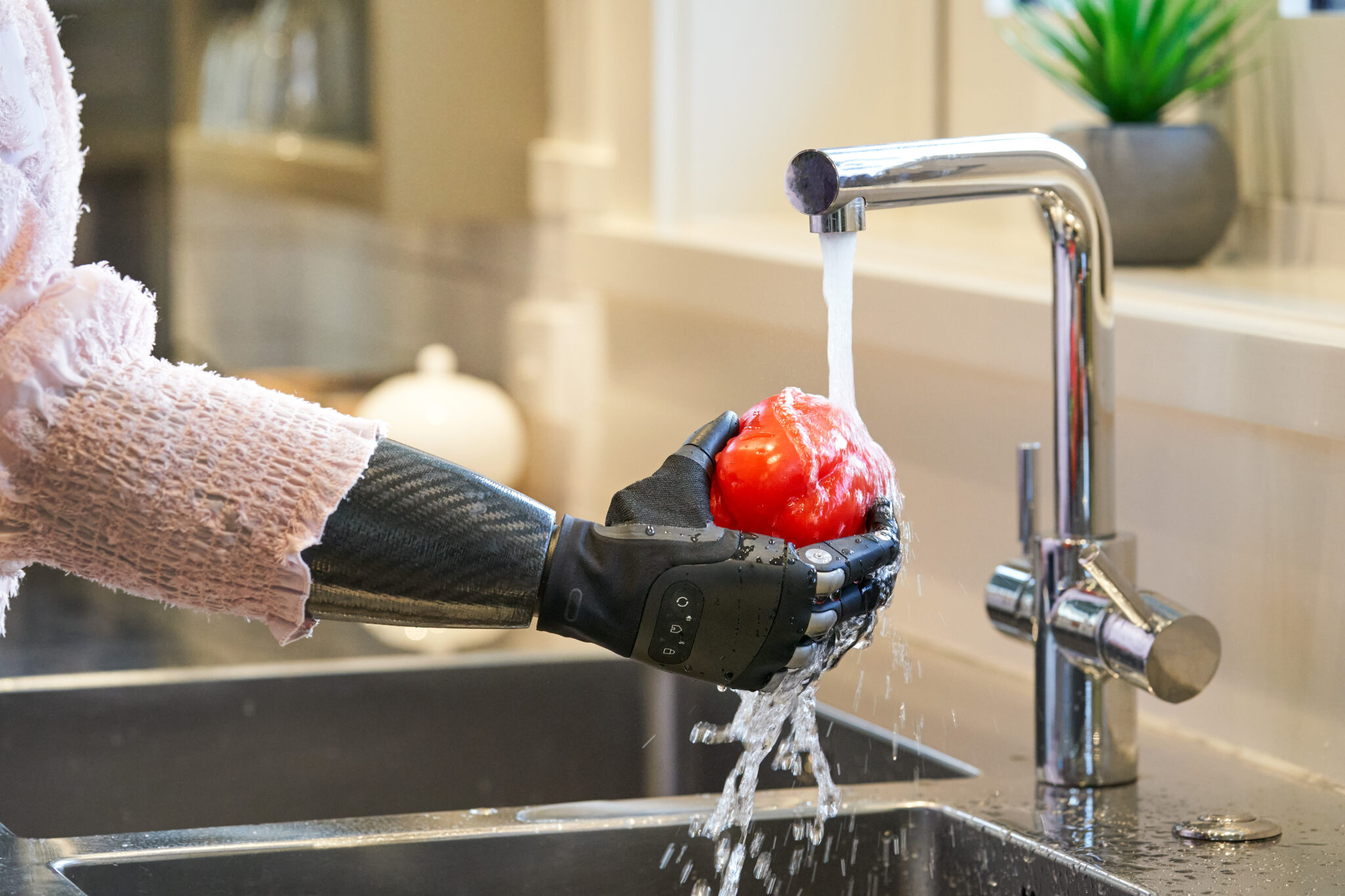 TASKA CX Hand Low Profile Wrist – 7 1/4 – Fillauer Website